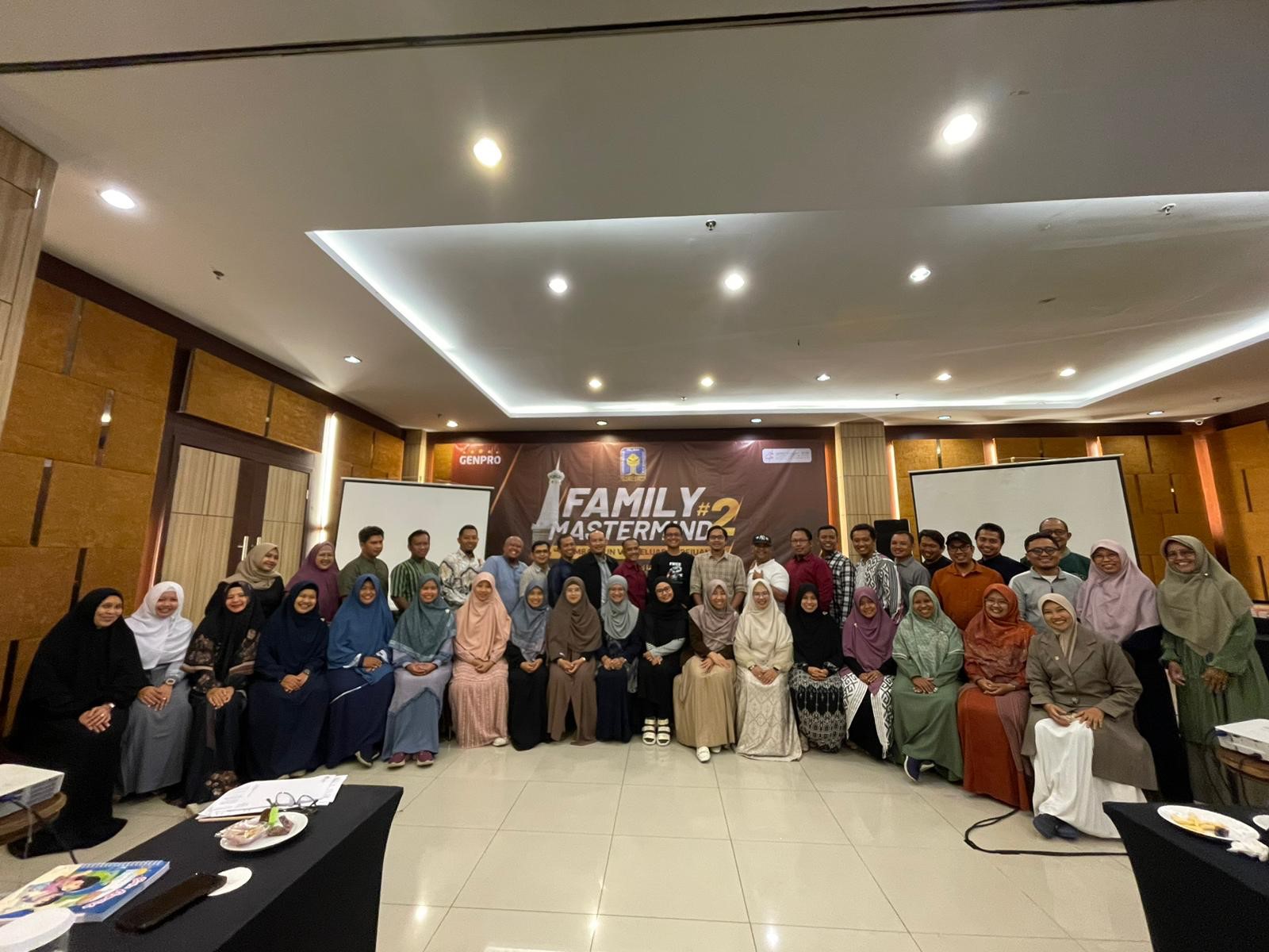 Pengabdian : Penguatan Ketahanan Keluarga UMKM - Sarjana Terapan ...